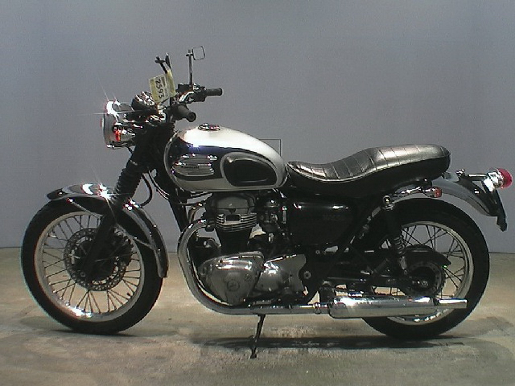 Купить мотоцикл Kawasaki W650: японский мотоцикл Kawasaki W650 в Москве ...